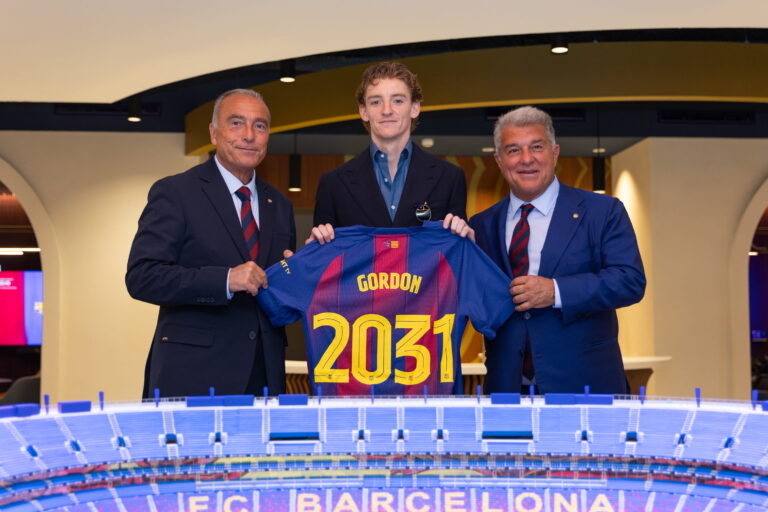 Barcelona anuncia a contratação de Antonio Gordon | Manchete Esportiva