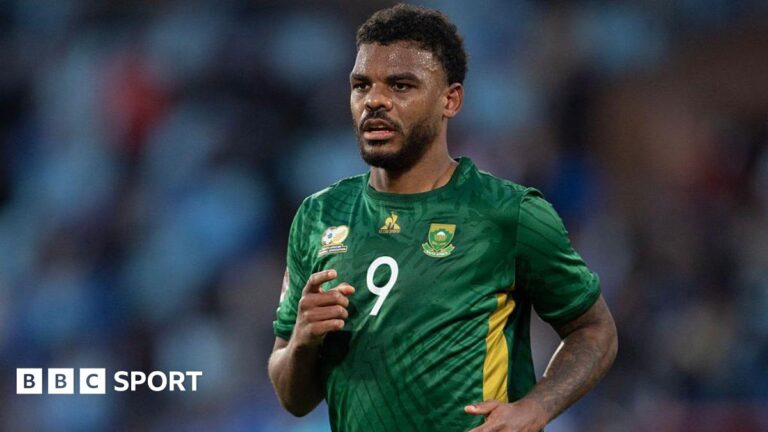 Copa do Mundo de 2026: Lyle Foster, atacante do Burnley, incluído na ...