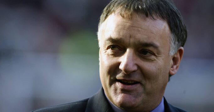 Lou Macari: Ex-estrela do Man United recebe prêmio impressionante – Man ...
