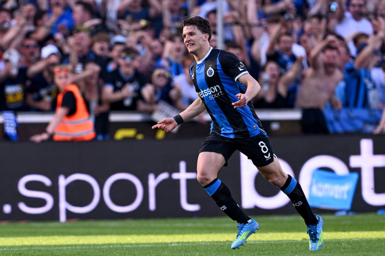 Arsenal pretende transferência de € 40 milhões para estrela do Club ...